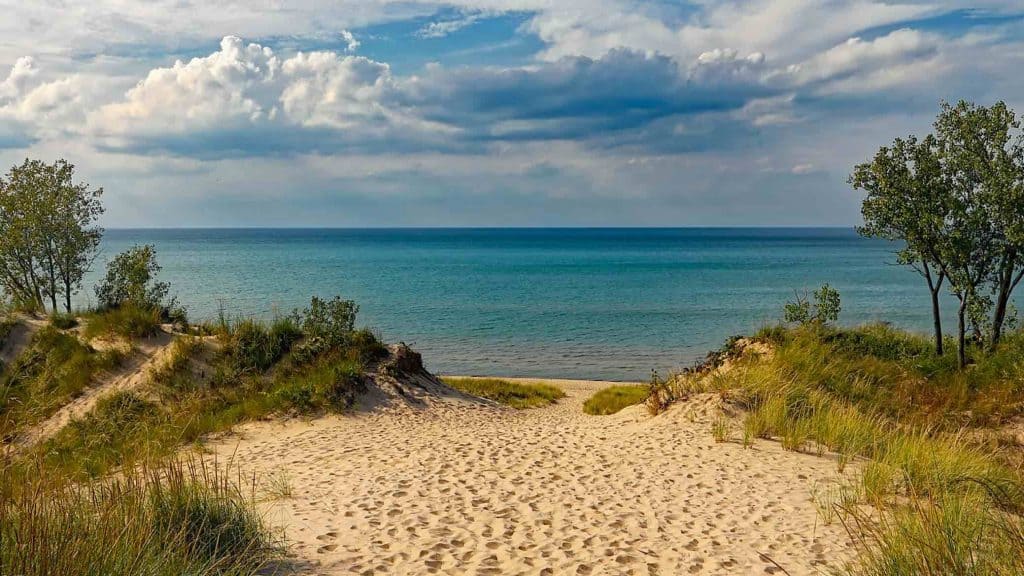 10 Ideas For A Romantic Weekend Getaway In Michigan from A Local 