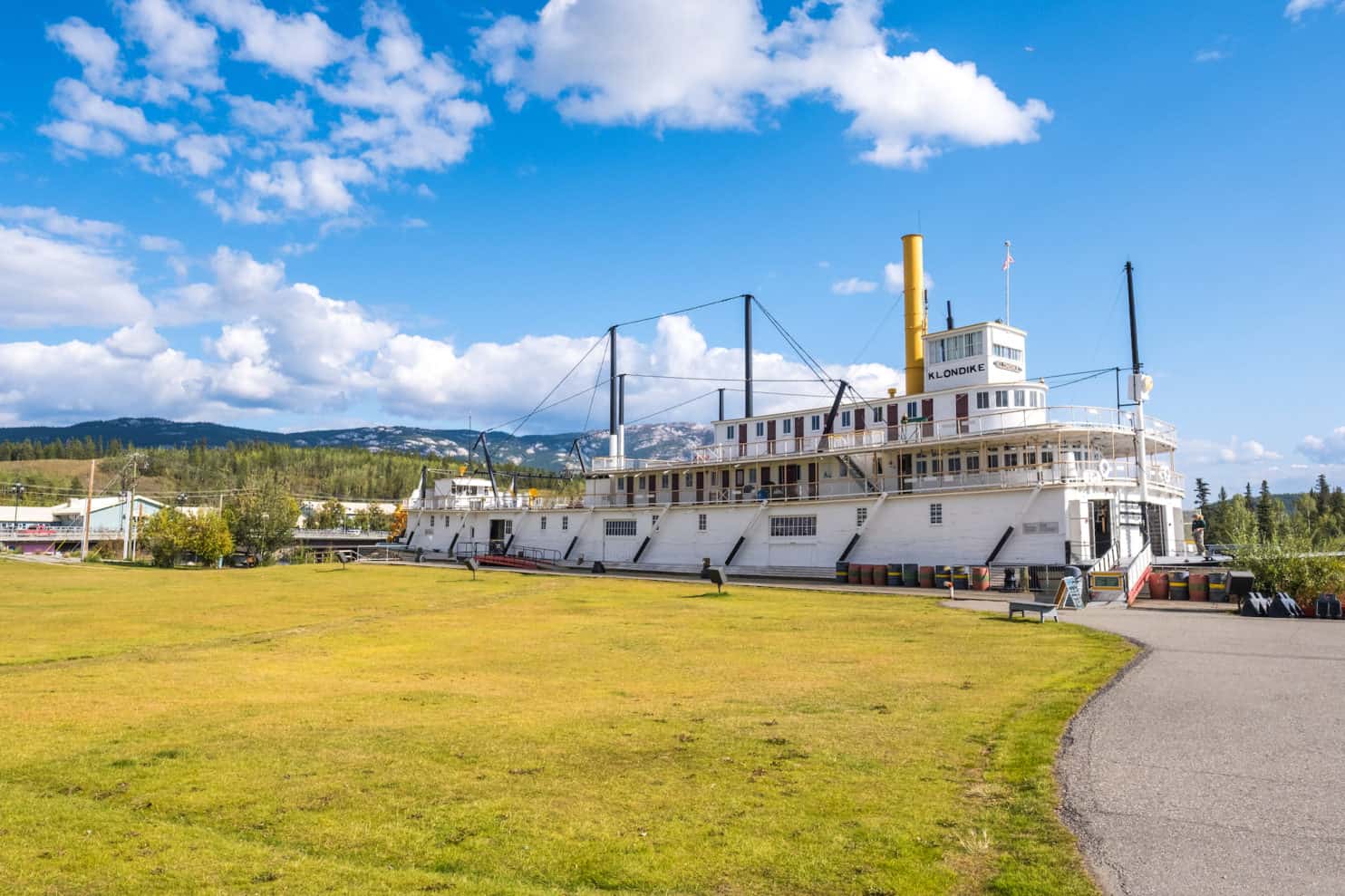 A Helpful 7 Day Yukon Road Trip Itinerary You'll LOVE