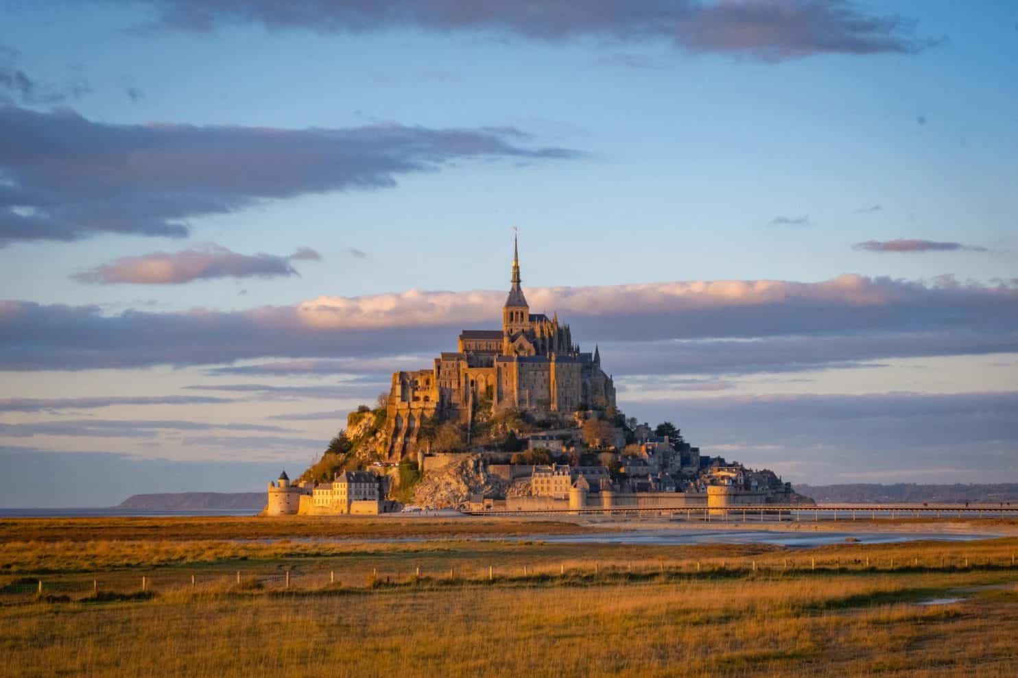 35 FAMOUS Landmarks & Iconic Places In The World