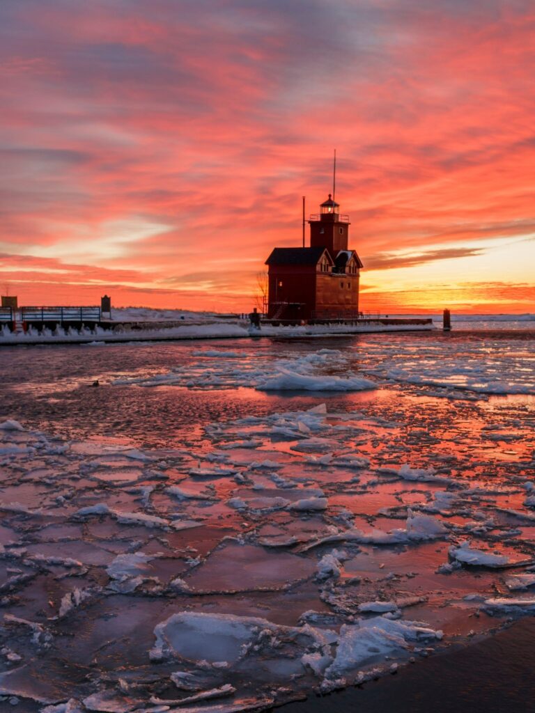 21 BEST Things To Do In Holland (Michigan)