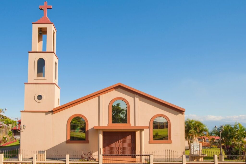 34 FUN & Interesting Facts About Costa Rica!