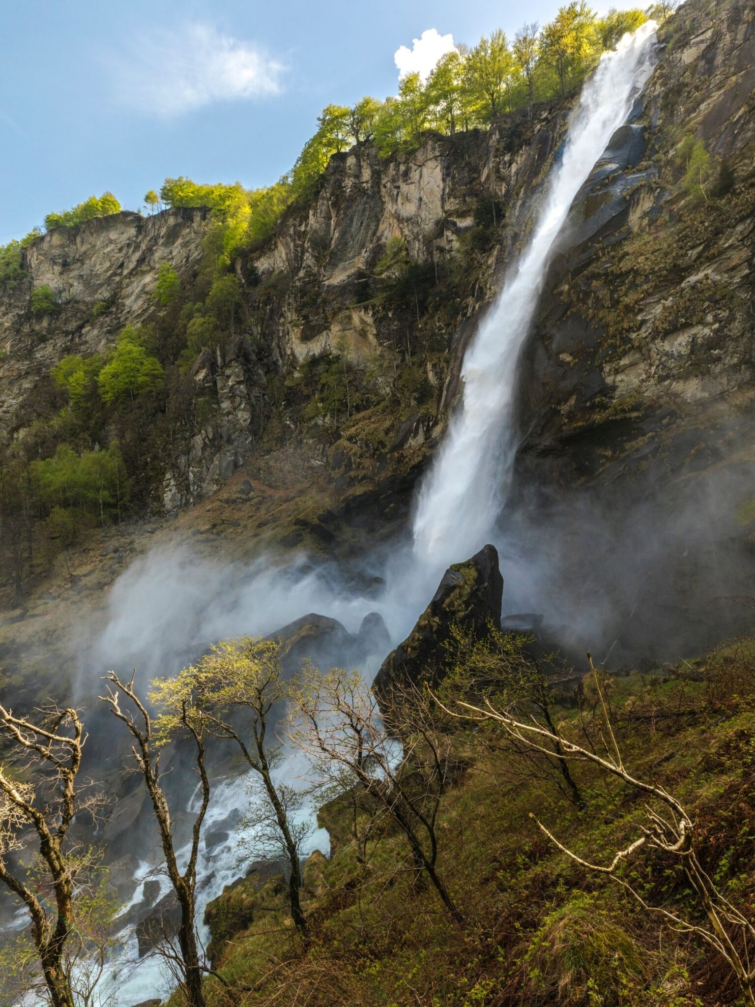 15 BEAUTIFUL Switzerland Waterfalls To Put On Your Bucket List