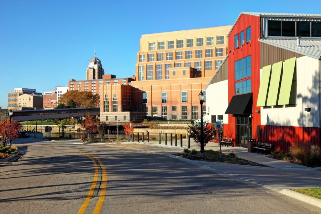 17 BEST Restaurants In Lansing, Michigan