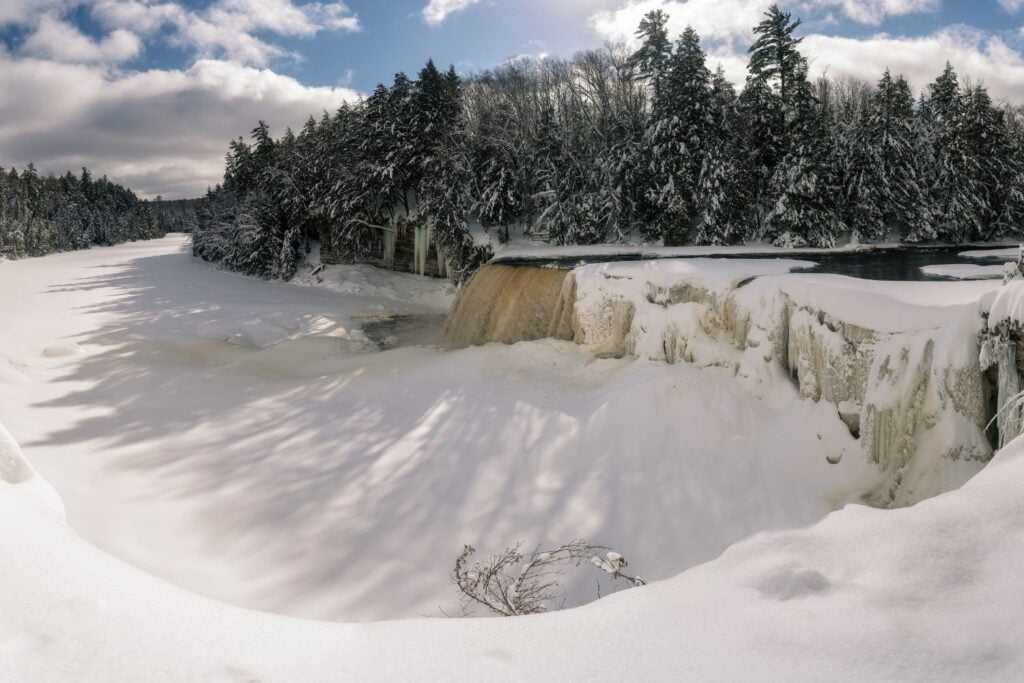 20 Beautiful Waterfalls In Michigan You HAVE To See