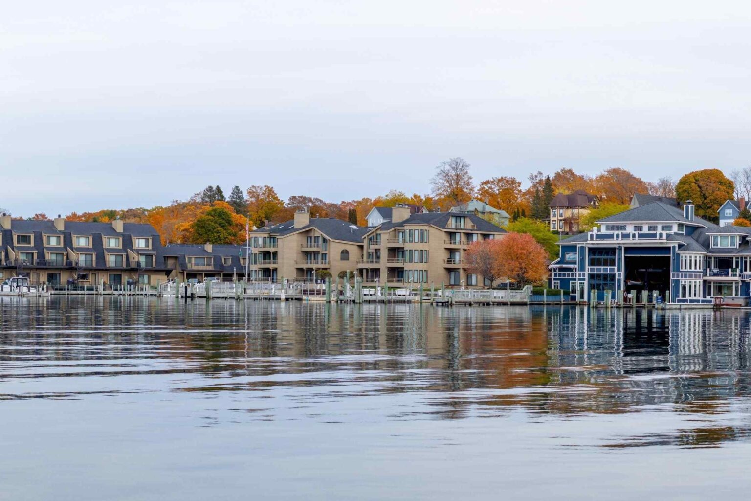 21 BEAUTIFUL Michigan Lakes (That Aren't The Great Lakes)