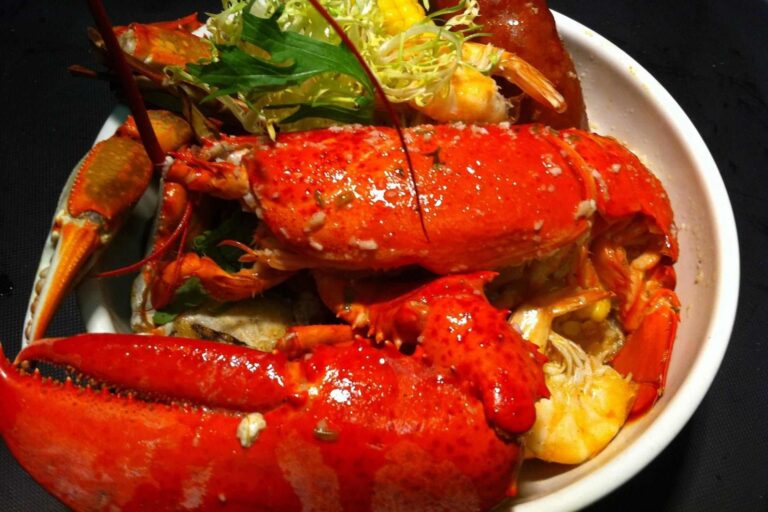 20 DELICIOUS Key Largo Restaurants To Try In 2025