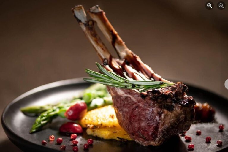 18 BEST Restaurants In Marquette, MI You Need To Try!