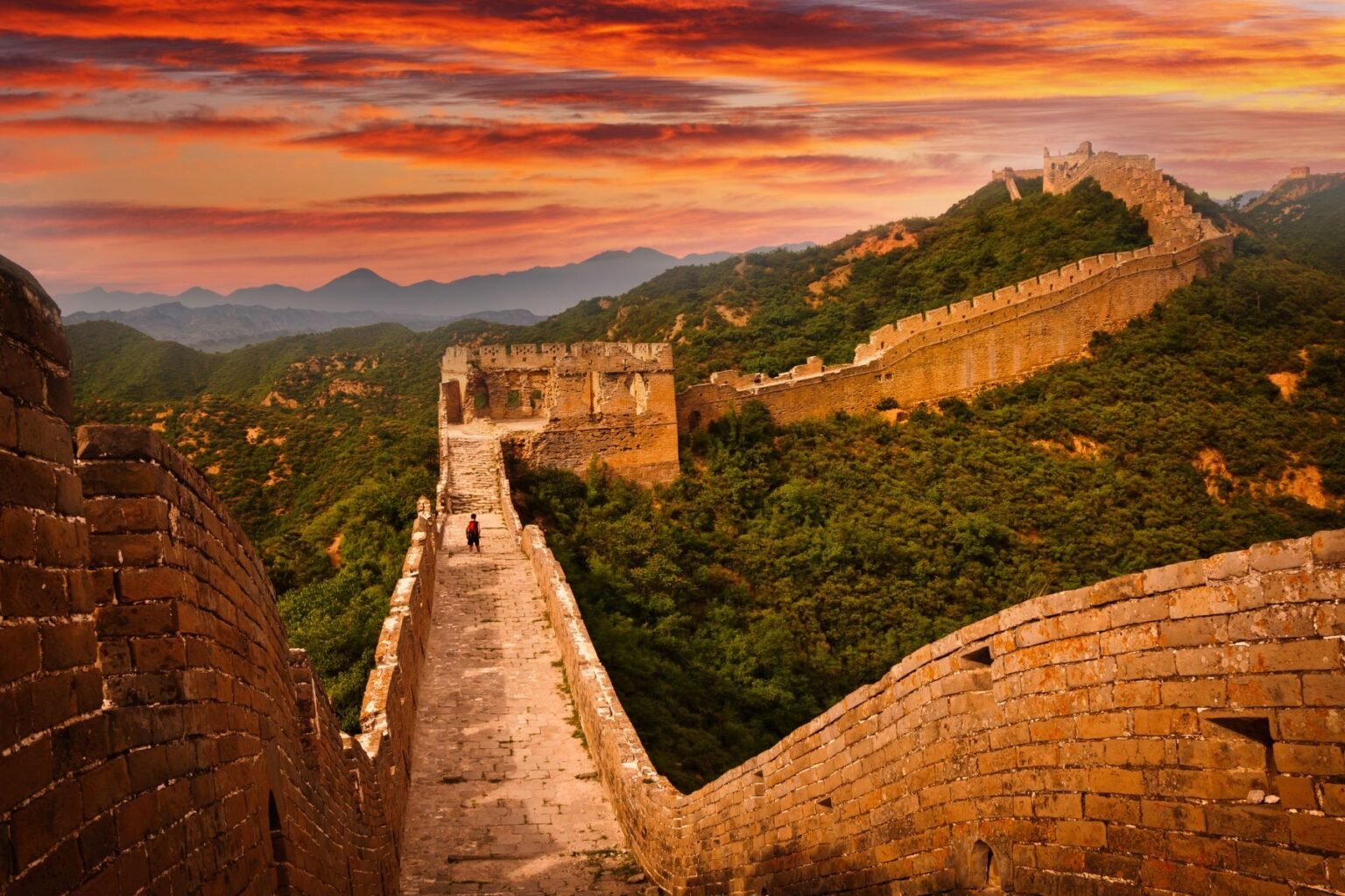 35 FAMOUS Landmarks & Iconic Places In The World