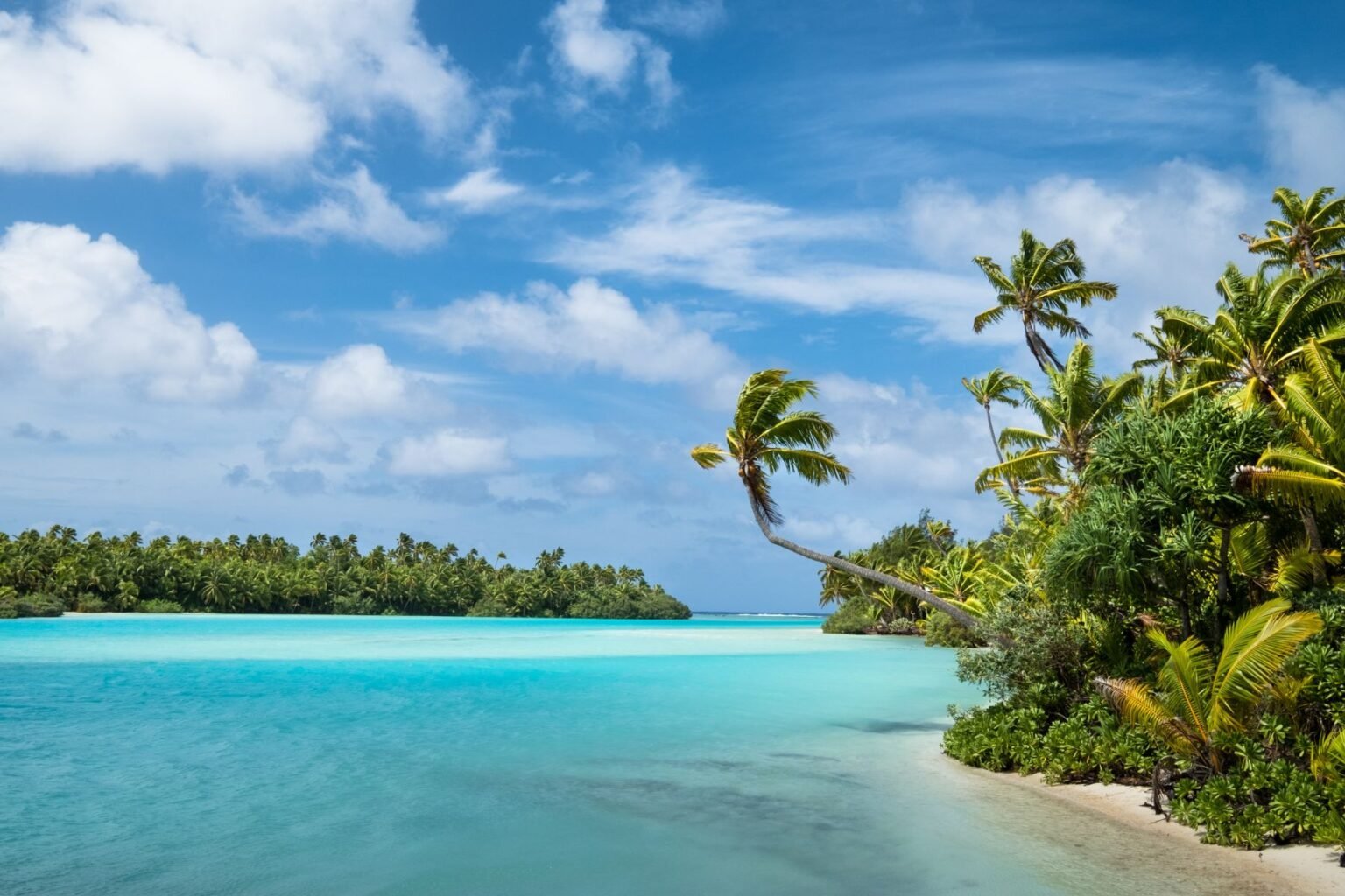 35 BEST Tropical Islands To Visit In The World