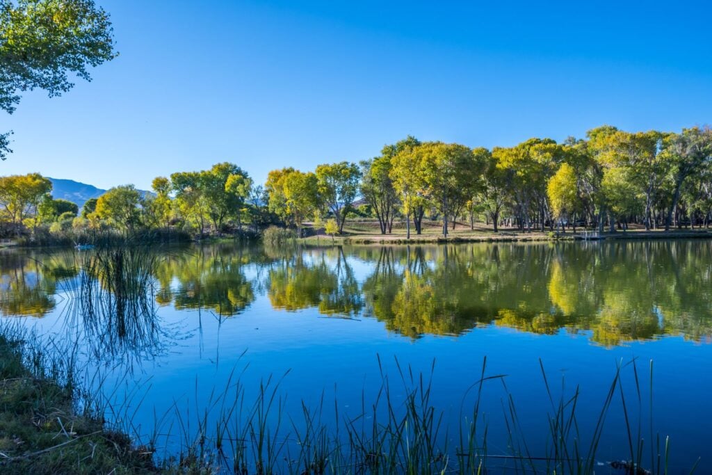 25 BEST Places To Visit In November In The US