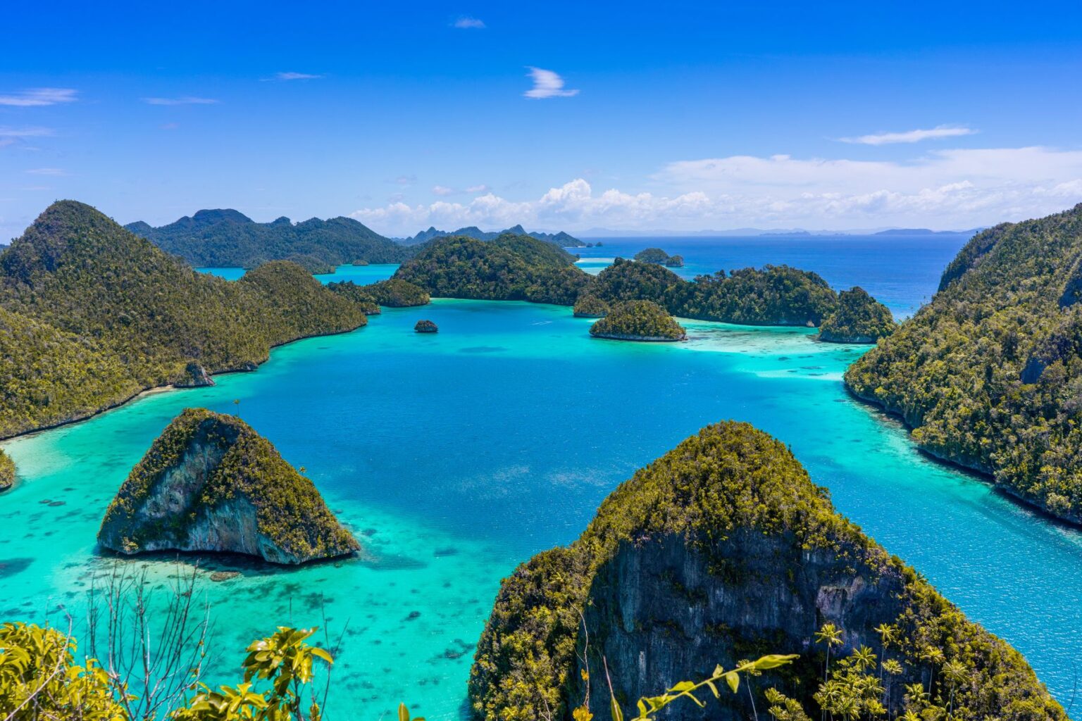 35 BEST Tropical Islands To Visit In The World