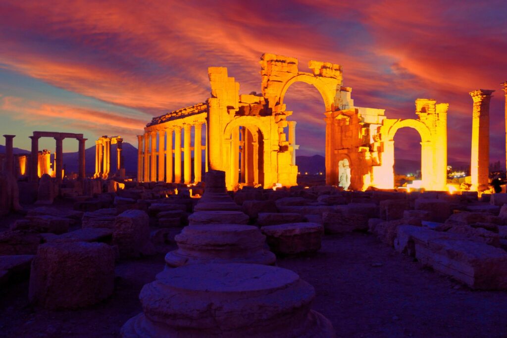 40 FAMOUS Ancient Ruins & Landmarks In The World