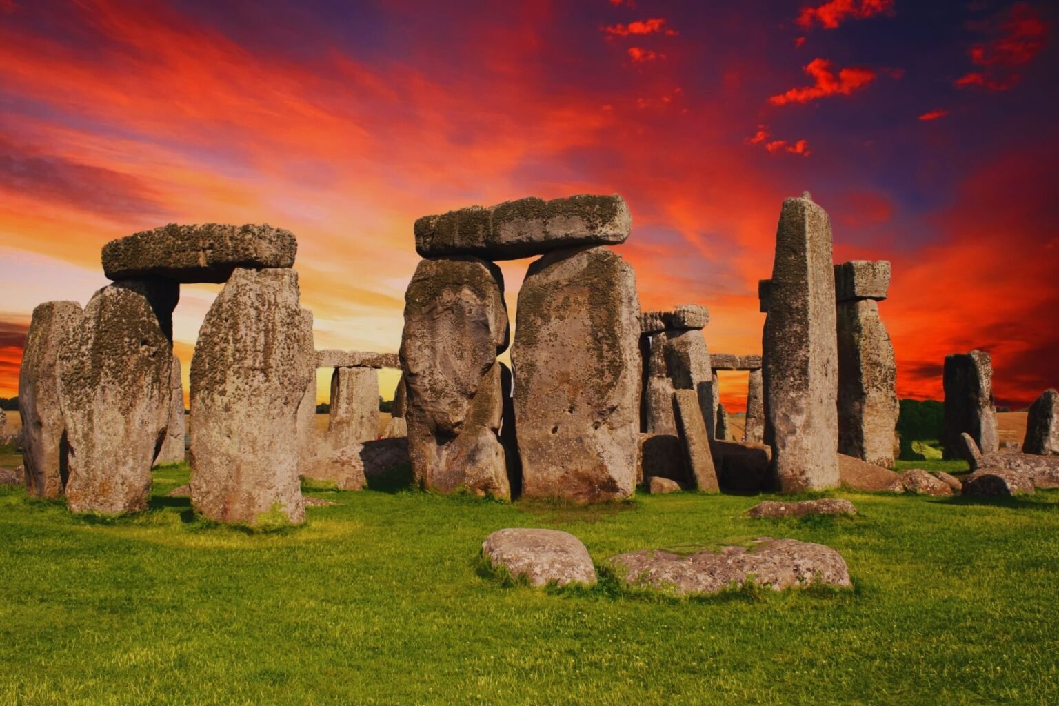 40 FAMOUS Ancient Ruins & Landmarks In The World