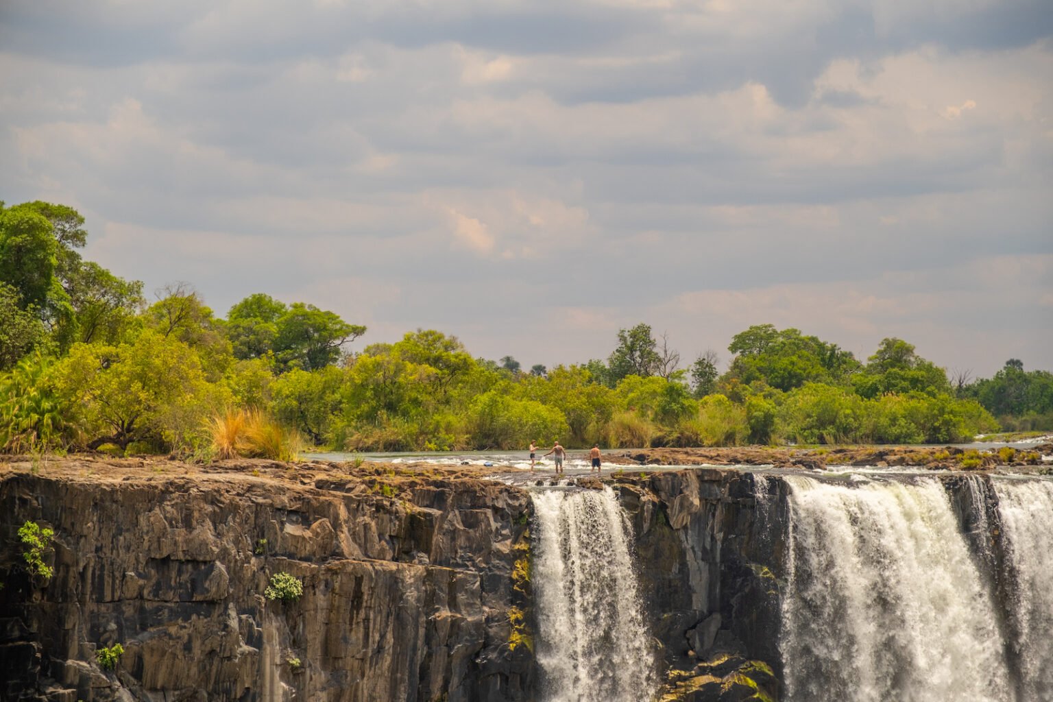 23 Things To Know BEFORE Visiting Victoria Falls