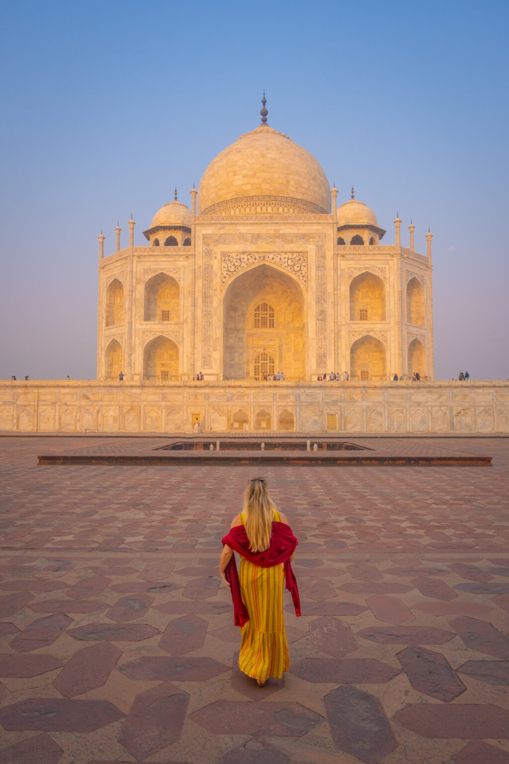 35 FAMOUS Landmarks & Iconic Places In The World