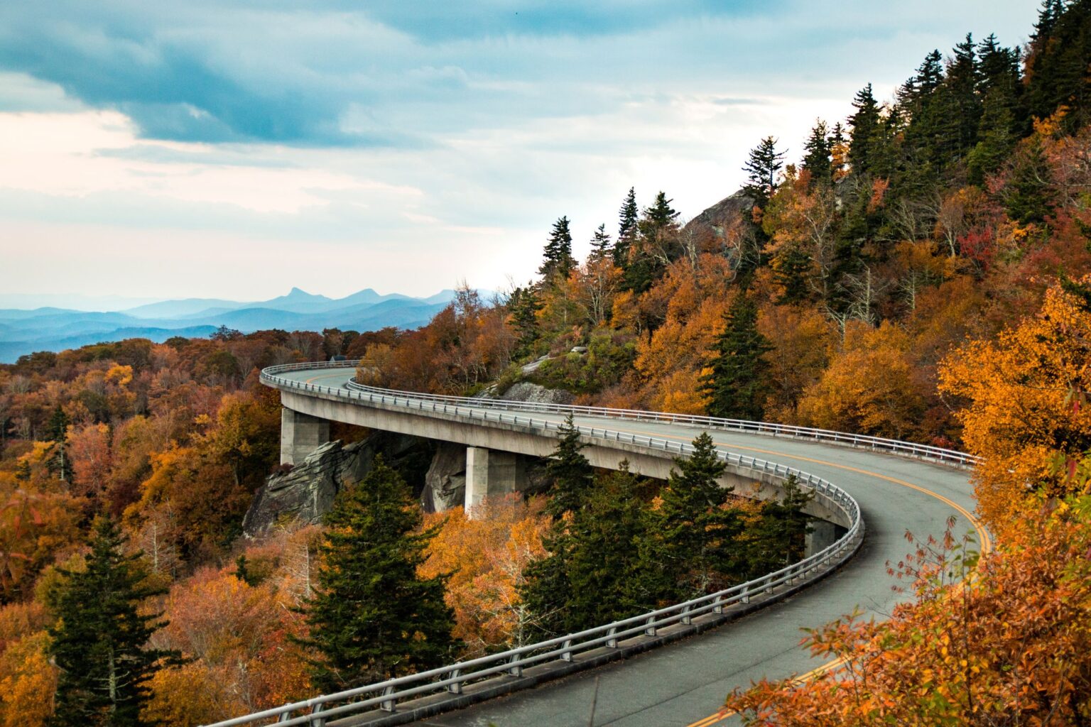 20 Stops Along The Blue Ridge Parkway Drive To Enjoy