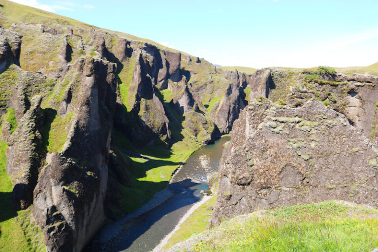 10 Things To Know BEFORE Visiting Fjaðrárgljúfur Canyon